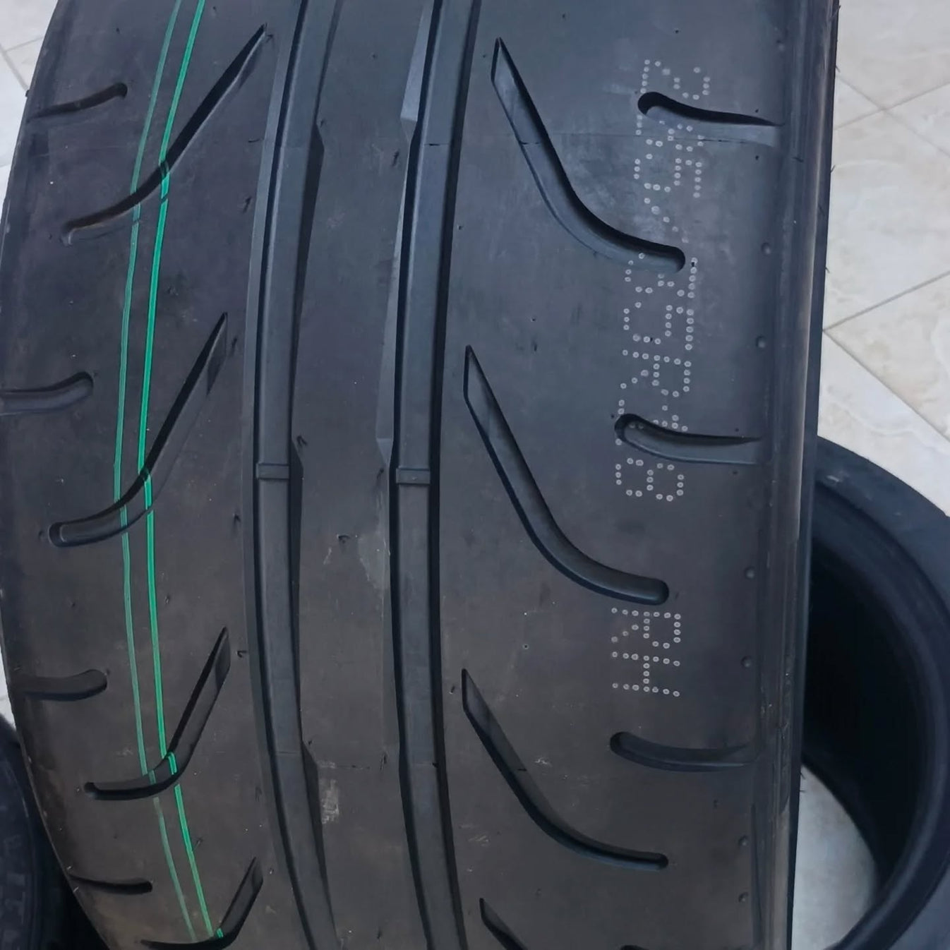 Vitour Tempesta Enzo V-01R – Vitour Performance Tires